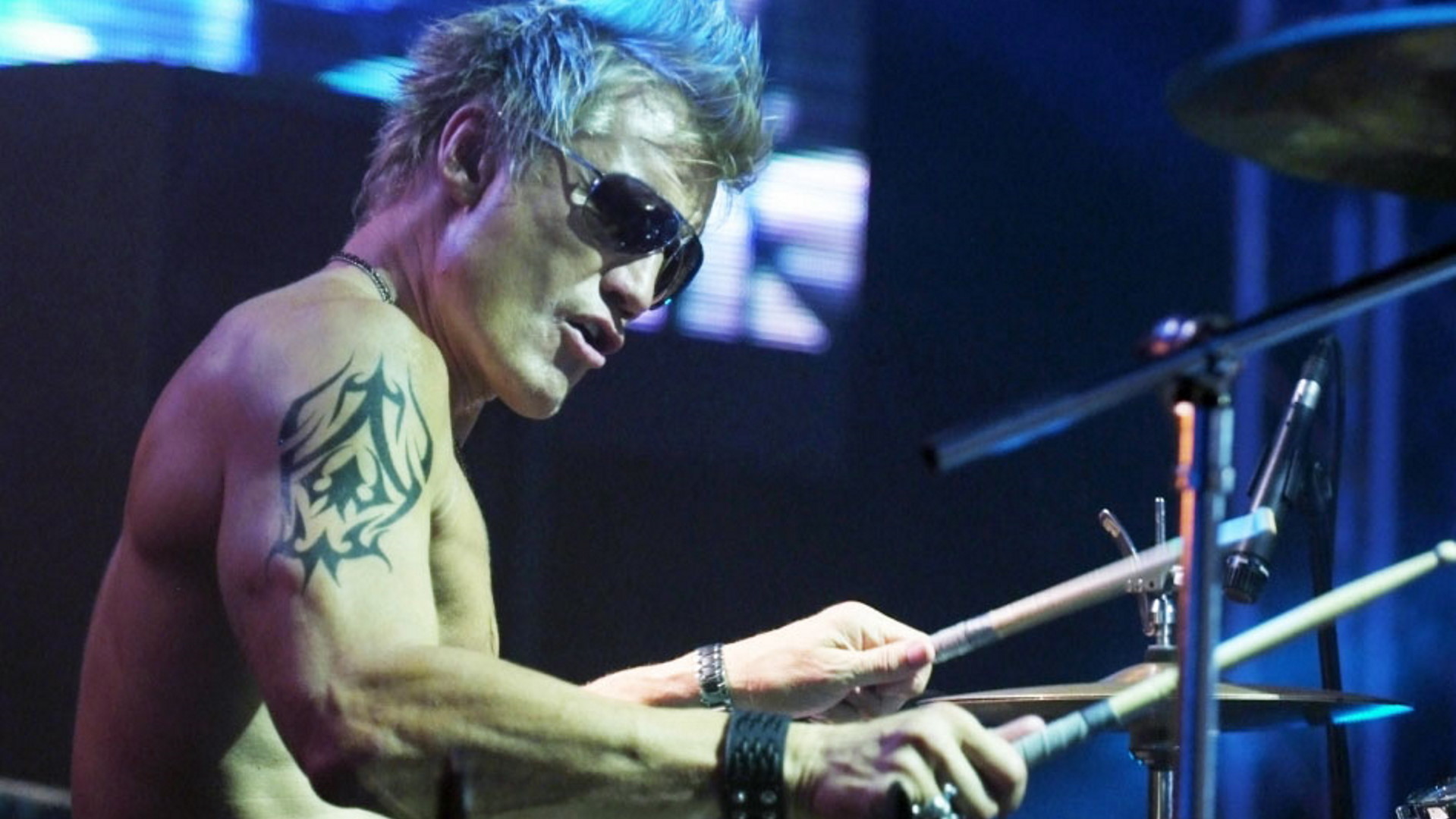 Command Performance | VERN'S REVIEWS on the FILMS of CINEMA